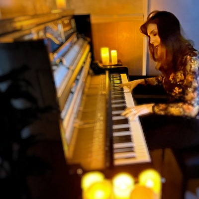 Laura Sullivan Music | Tunefind